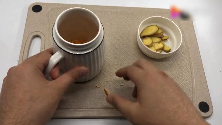 橘子皮加生姜泡水,真的厉害了,解决了不少人的困扰,省钱又实用
