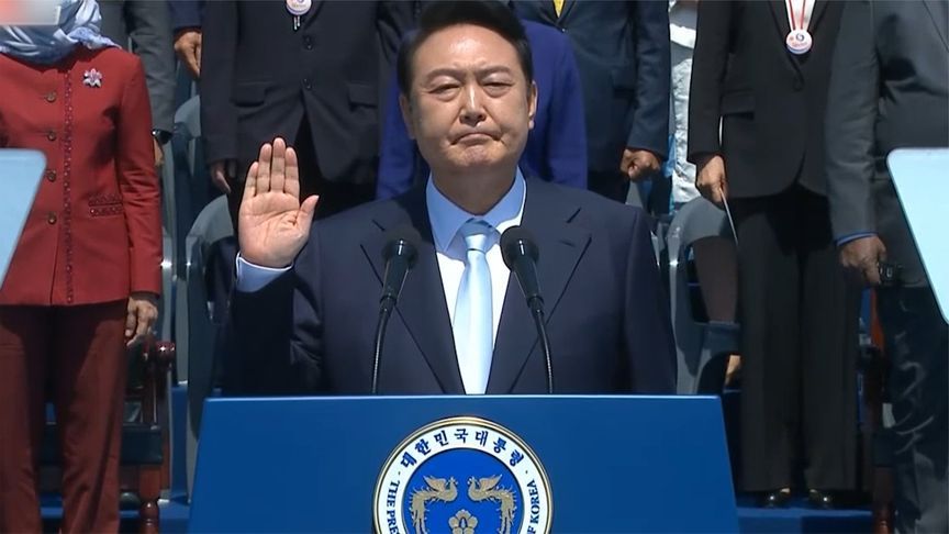 韩国第20届总统尹锡悦正式宣誓就职:文在寅朴槿惠同框现身