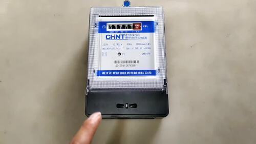 电表可以调快慢吗?这样做少交一半的电费,从老电工那学的这方法