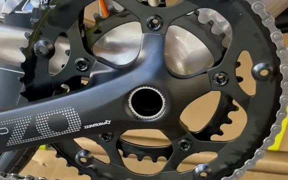 喜德盛ad300和java御夫座,一样的价格2999,一个是线刹,一个是油刹,...