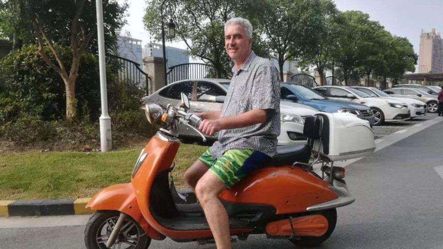 大家都知道带孩子骑电动车不安全,为什么还有人这样做?