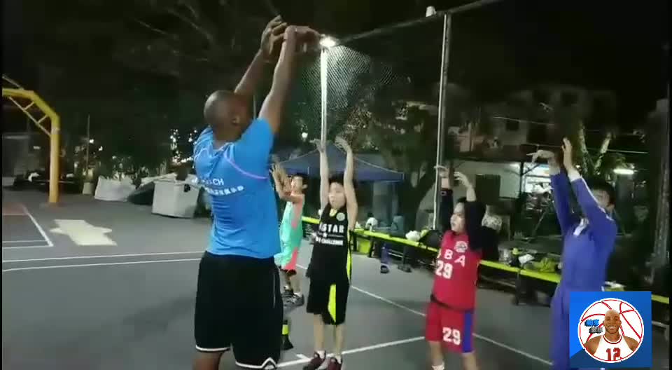 《如何学习正确的投篮方式》#篮球实用技巧#