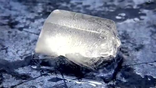 500克冰块融化后竟只剩这些水?实验结果太意外!