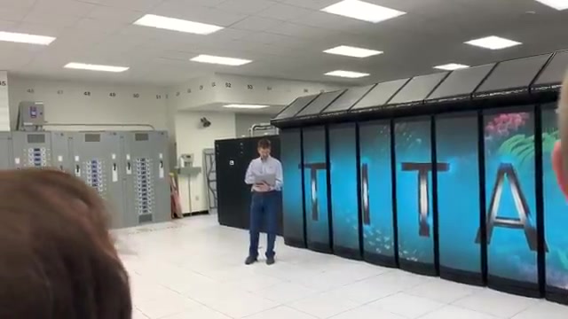超级计算机“泰坦”谢幕瞬间