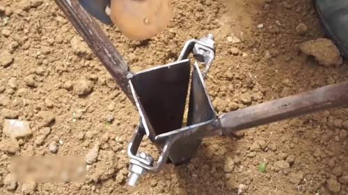 这样的土豆播种器,你见过吗?无需弯腰种植方便