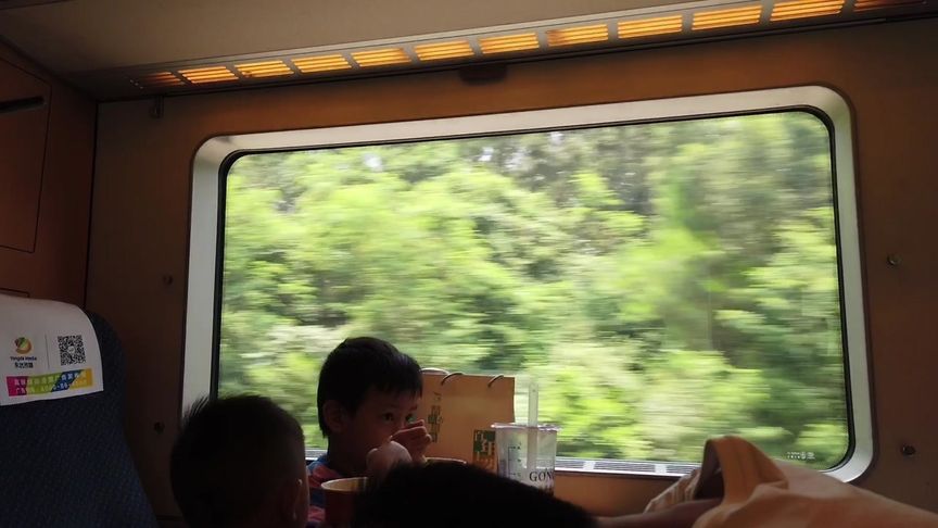 浙江小伙坐D6242次列车 从泉州到福州换乘回家 全程记录