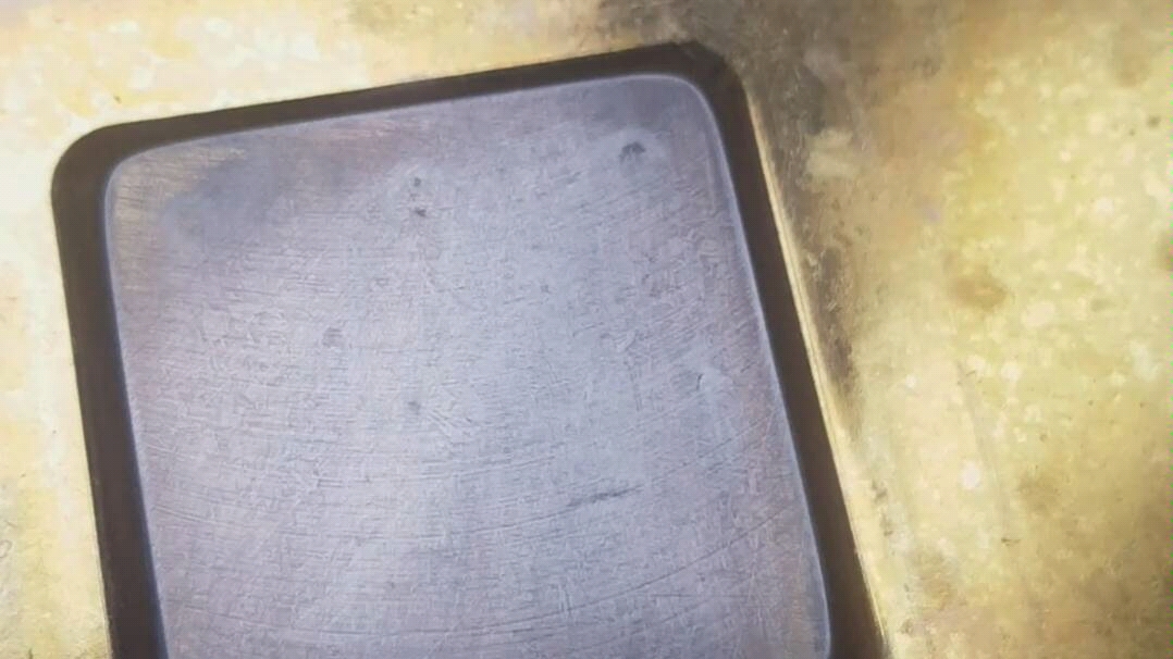 ...m·K导热系数的由来3DMark烤机240分钟后拆开发现散热器上有...