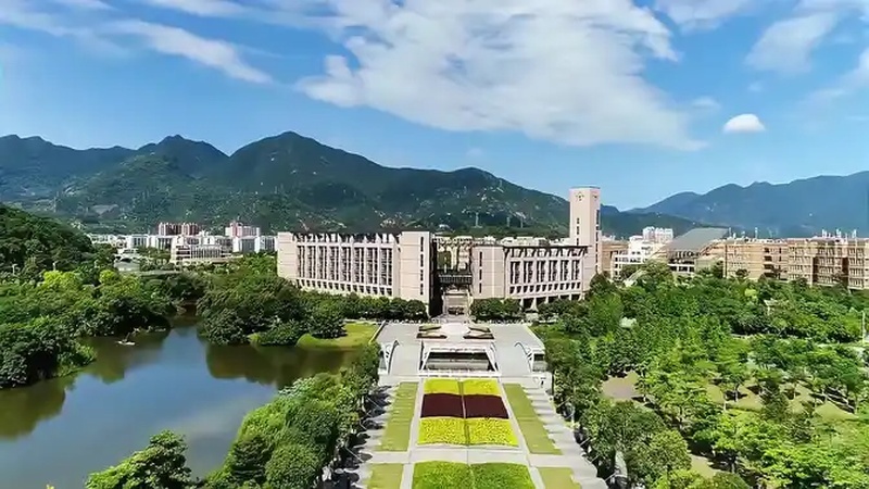福建农林大学金山学院占地720亩,设29本科专业
