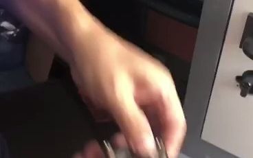 磁吸门锁安装视频