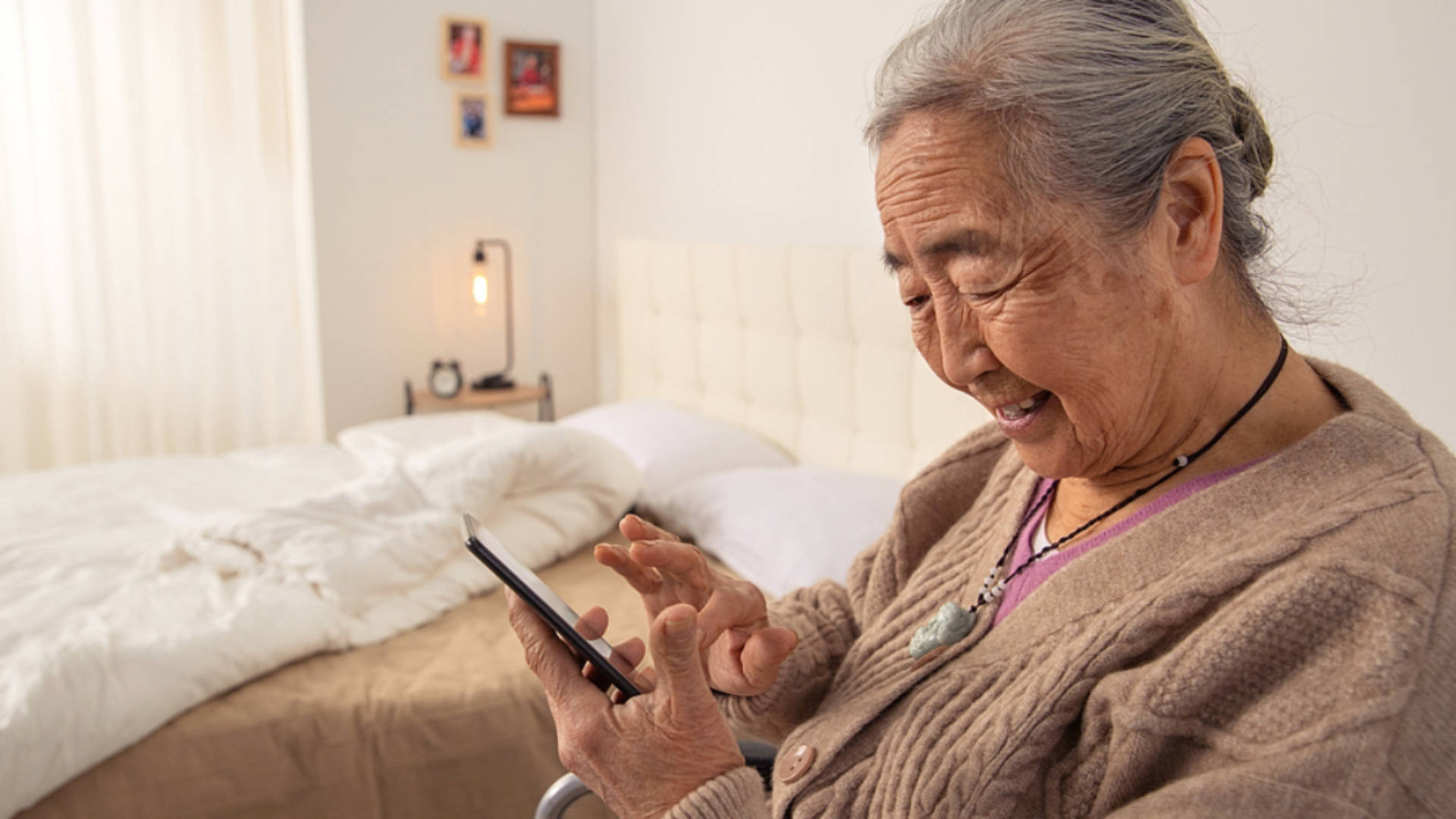 刷6小时"赚"5毛4,免费看剧还能赚钱?微短剧"收割"老人又有新套路