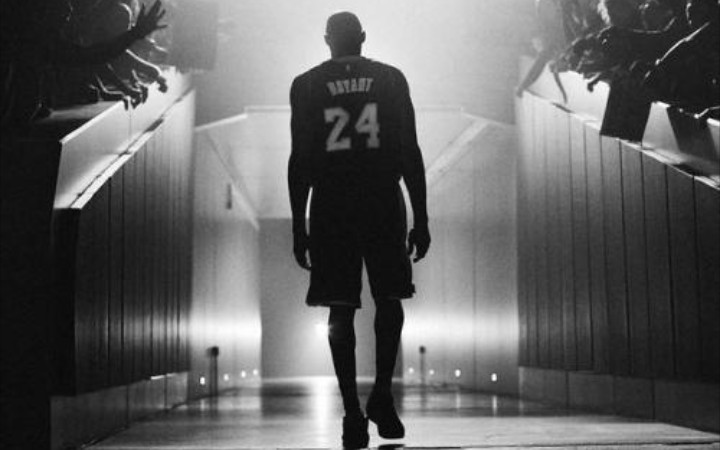 〔NBA2k手机版〕教大家把自建球员改成球星