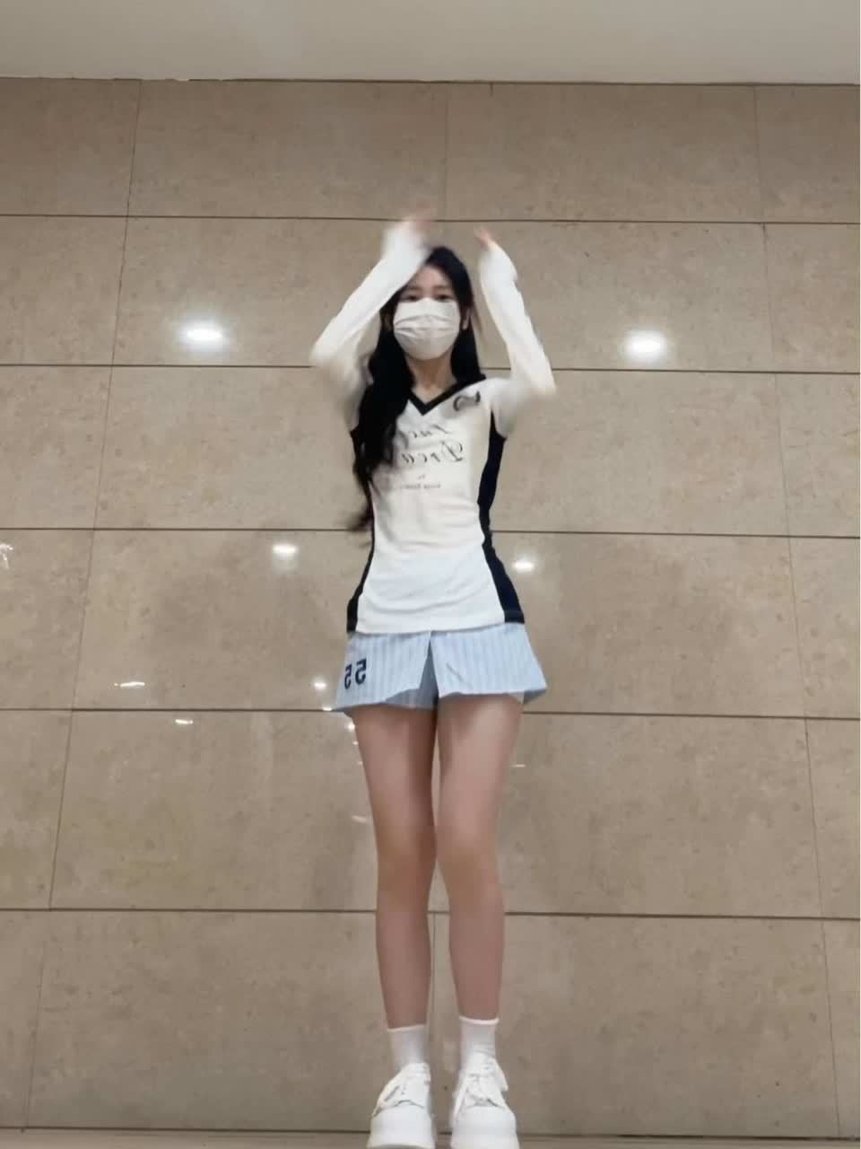 前奏一响DNA就动了!#夏天该有的样子 #浅跳一下