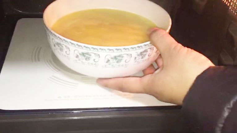 教你用微波炉做鸡蛋羹,又快又简单,上班族必备技能