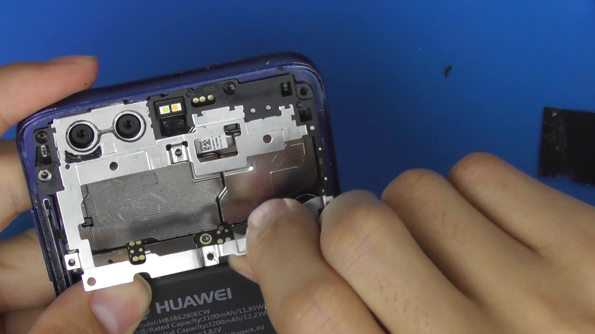 荣耀9手机换外屏,维修过程实录,流程很复杂啊