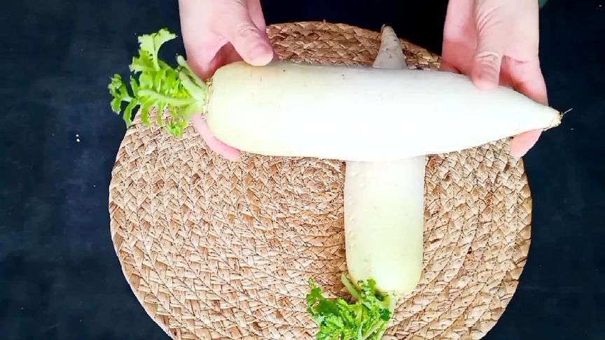 削掉的萝卜皮别再扔掉了,原来还有这样的用处,不知道就太可惜了