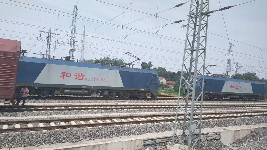 k655次列车过一小货场