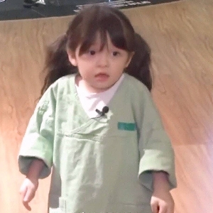 小萱不爱吃香菜 