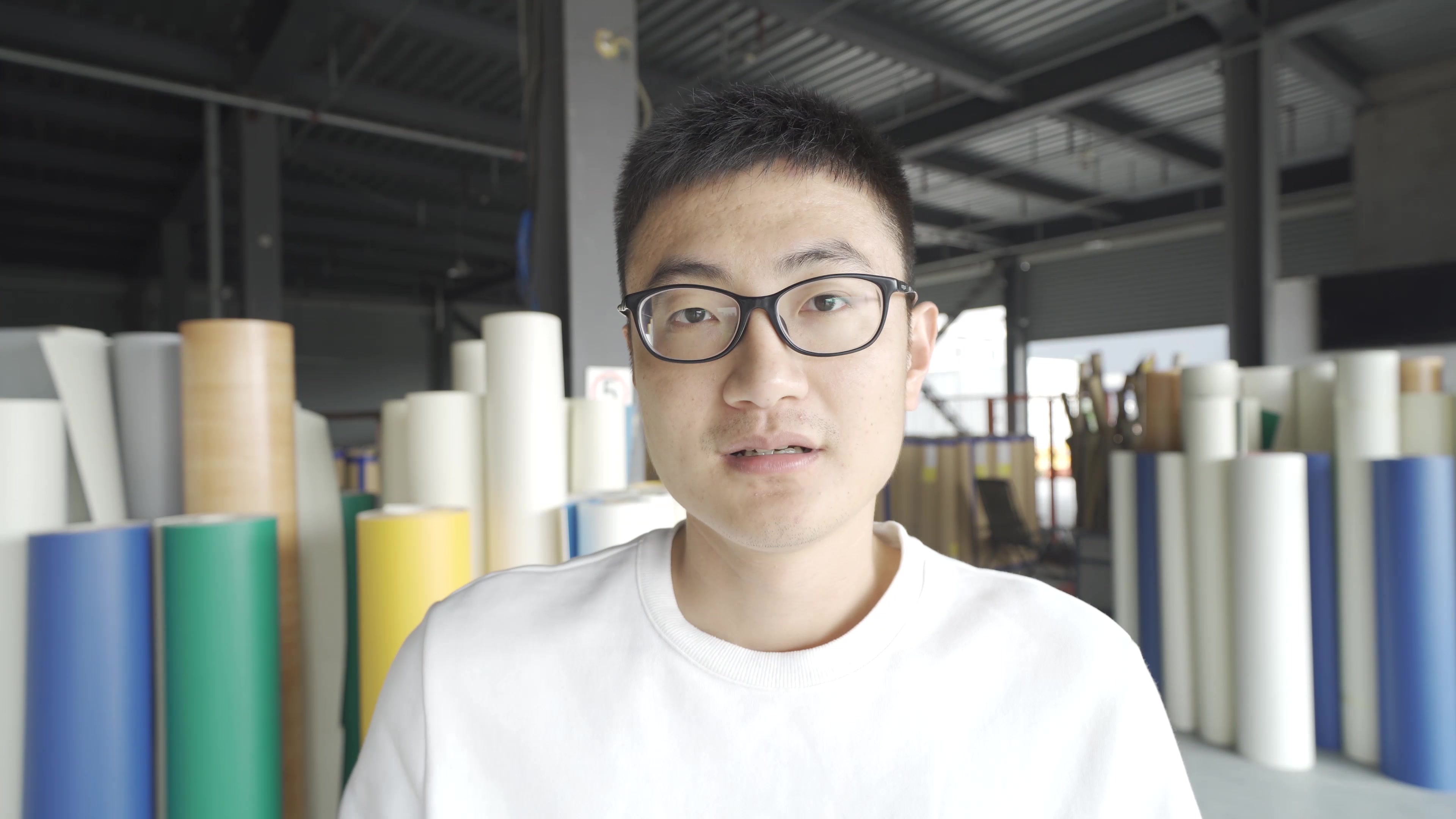 真人演示塑胶地板地胶简单安装方法