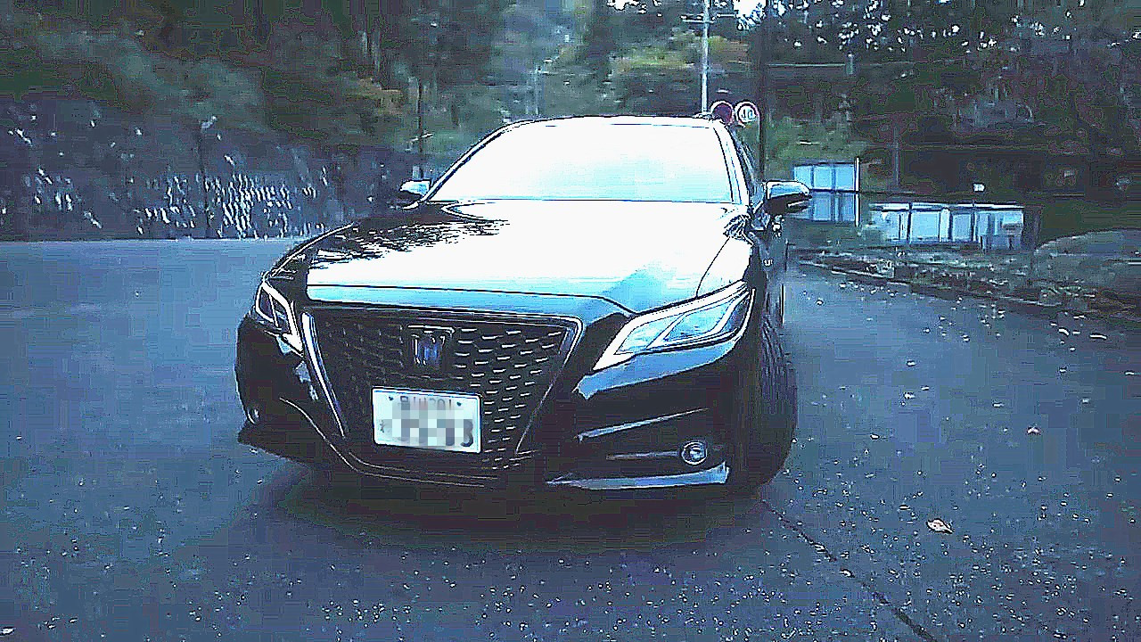 试驾2020款丰田皇冠,开车上路的那刻,才知道视野有多宽阔