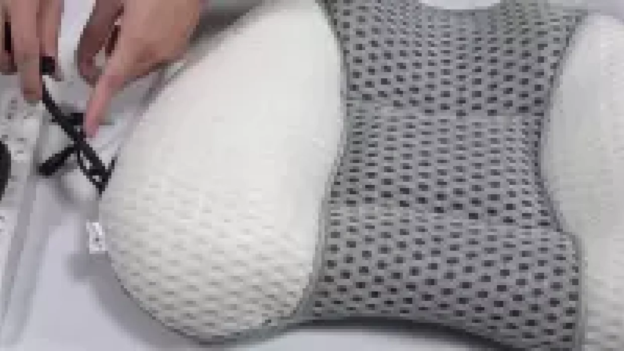 揉搓一体枕使用方法-1