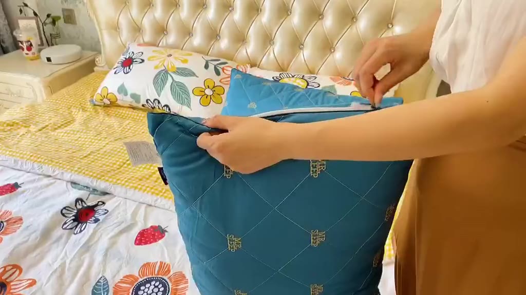 新入手了一对羽丝绒的枕头,非常的柔软舒适回弹力超好,没想这么便宜...