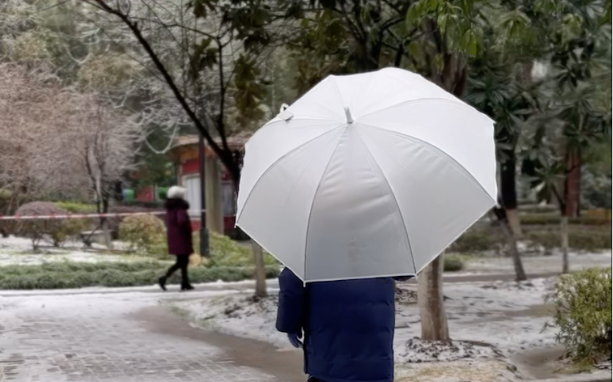 武汉小年下冻雨了!