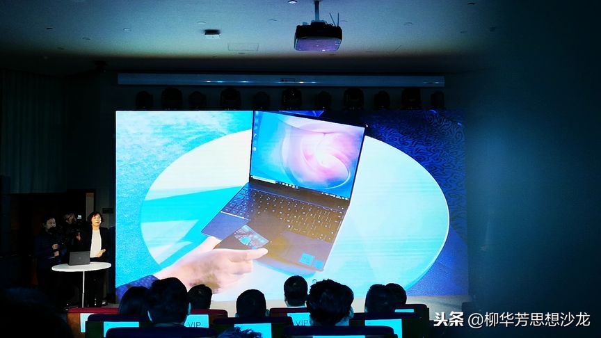 【牛逼[强]】一碰传,华为笔记本和手机之间的HUAWEI S