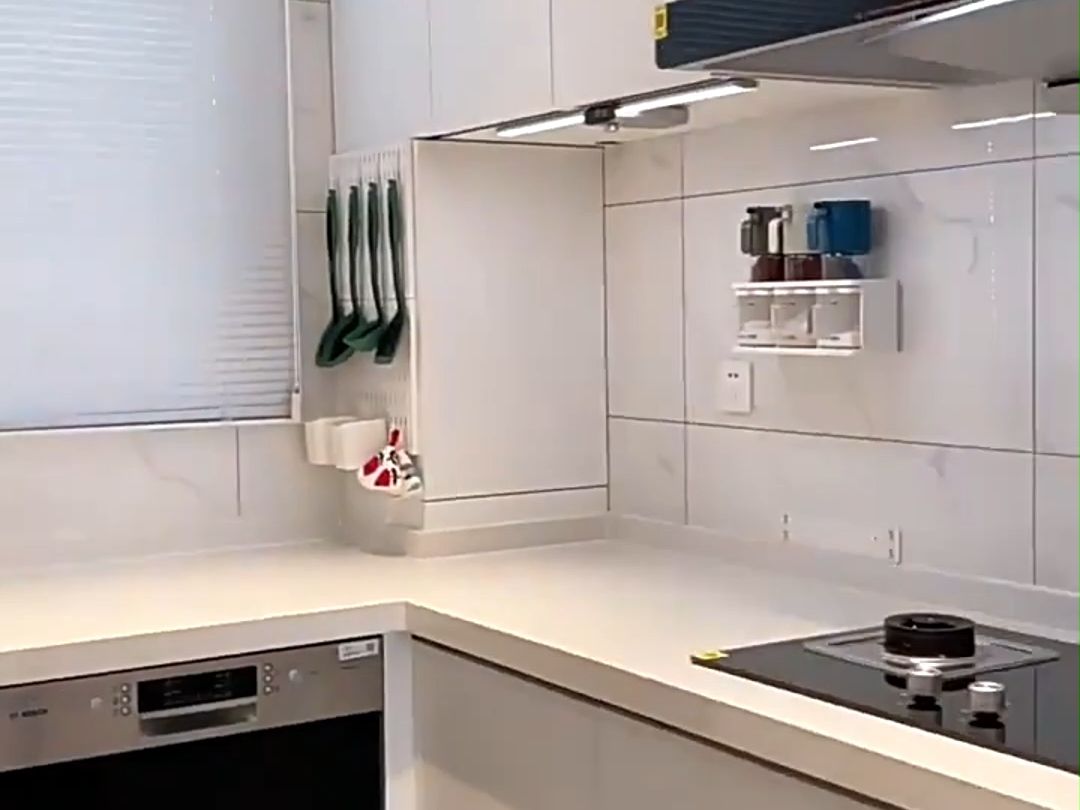 厨房灶台贴膜教程!赶紧学起来