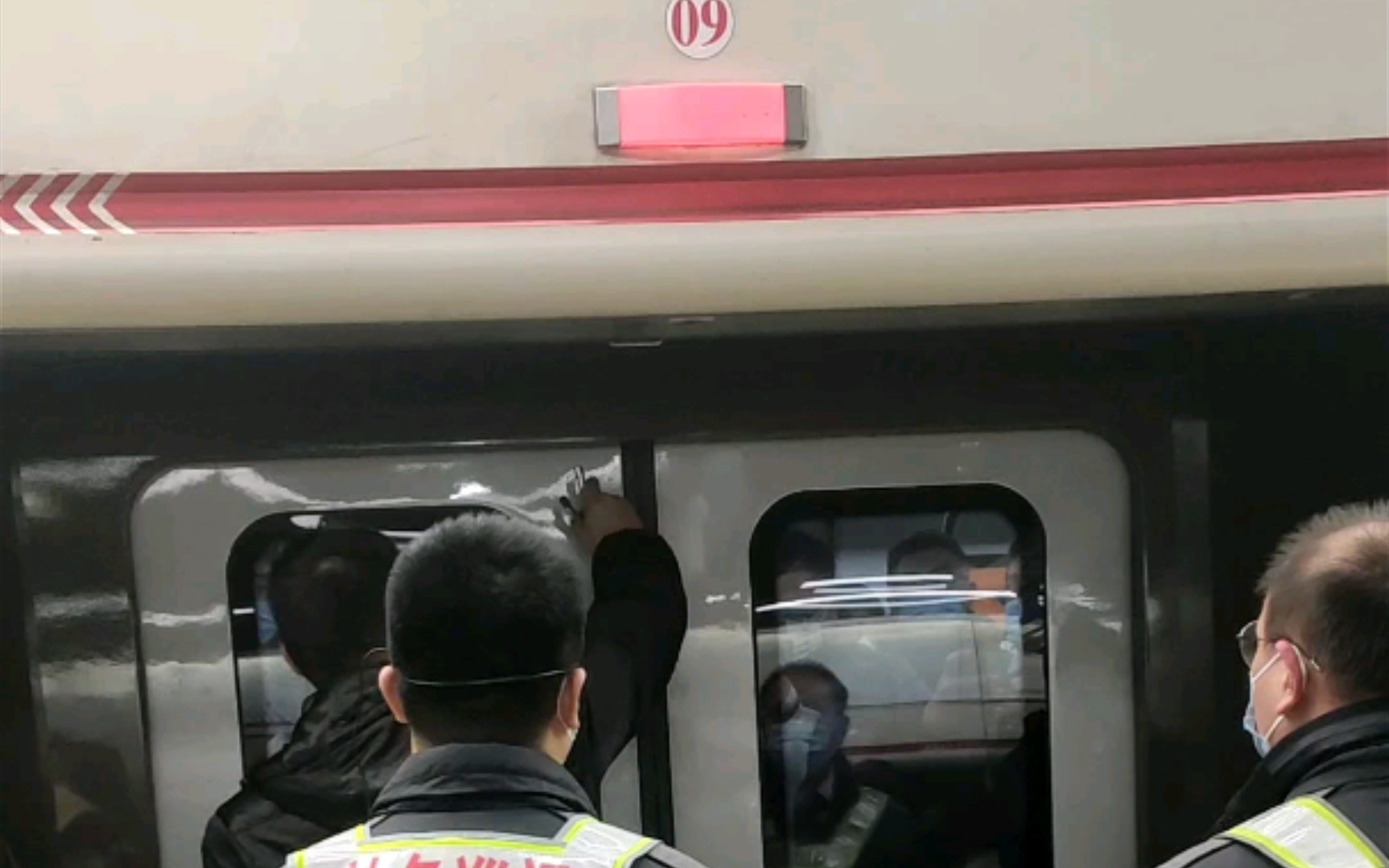 【上海地铁】钢一元老156故障车门切除