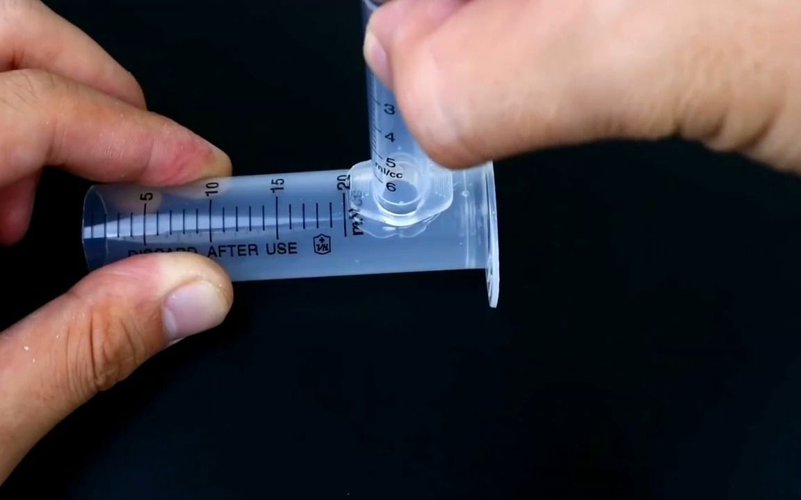 活了大半辈子才知道,原来用注射器也可以制作小型迷你水泵
