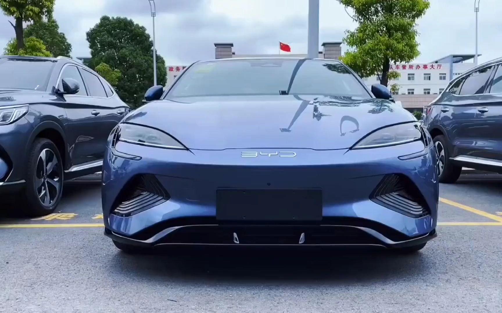 搭载刀片电池的比亚迪海豹新落地价参考