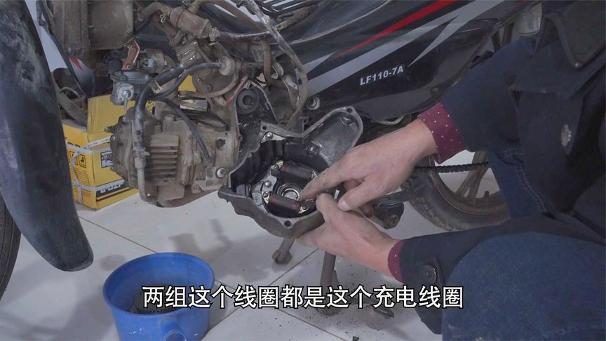 摩托车发电机线圈没有万用表怎么测量,教你用一块废电池也能检测