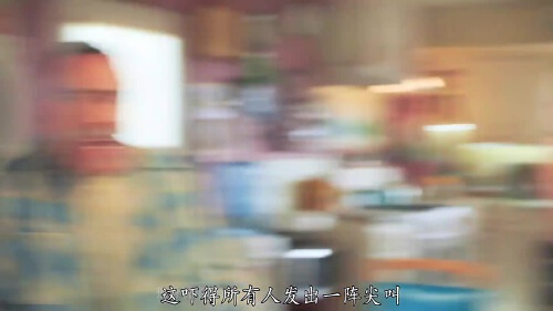 男孩收到一个仿生虫,本以为只是简单的玩具,结果意外发生了