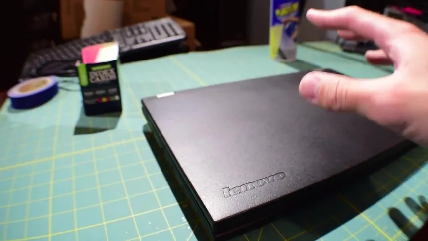 怪不得有这么多翻新机！thinkpad笔记本翻新！磕碰划痕一喷就没！