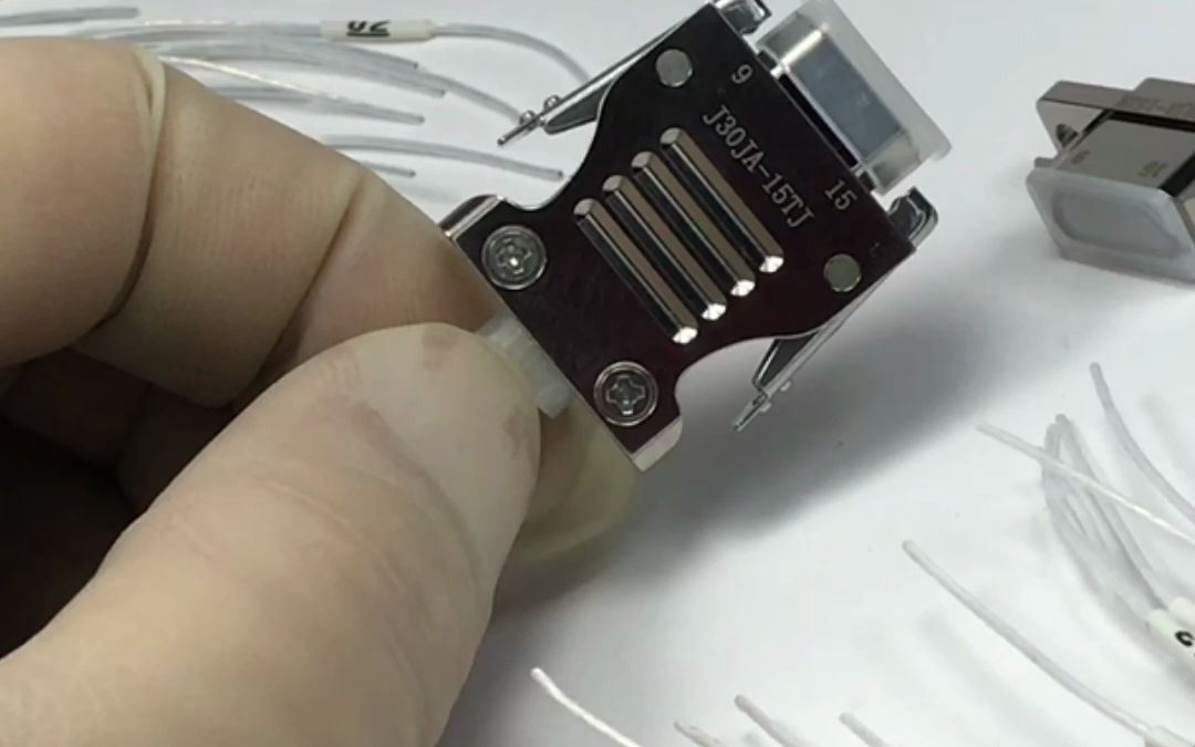 西安骊创电子快锁型J30JA系列矩形电连接器芯数:有9、15,21、25、...