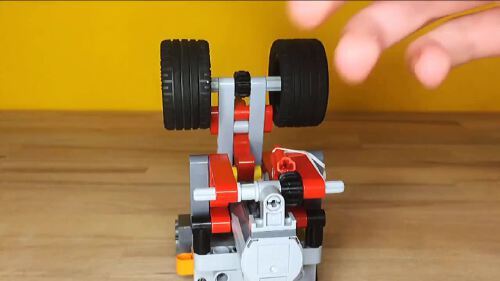 用乐高制作一个动力小车这可费不少脑力