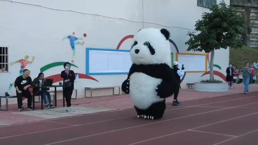 校运会开幕式,上场你就赢了