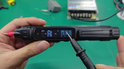 非常适合新手使用的免换挡万用表电压电阻电容自动识别