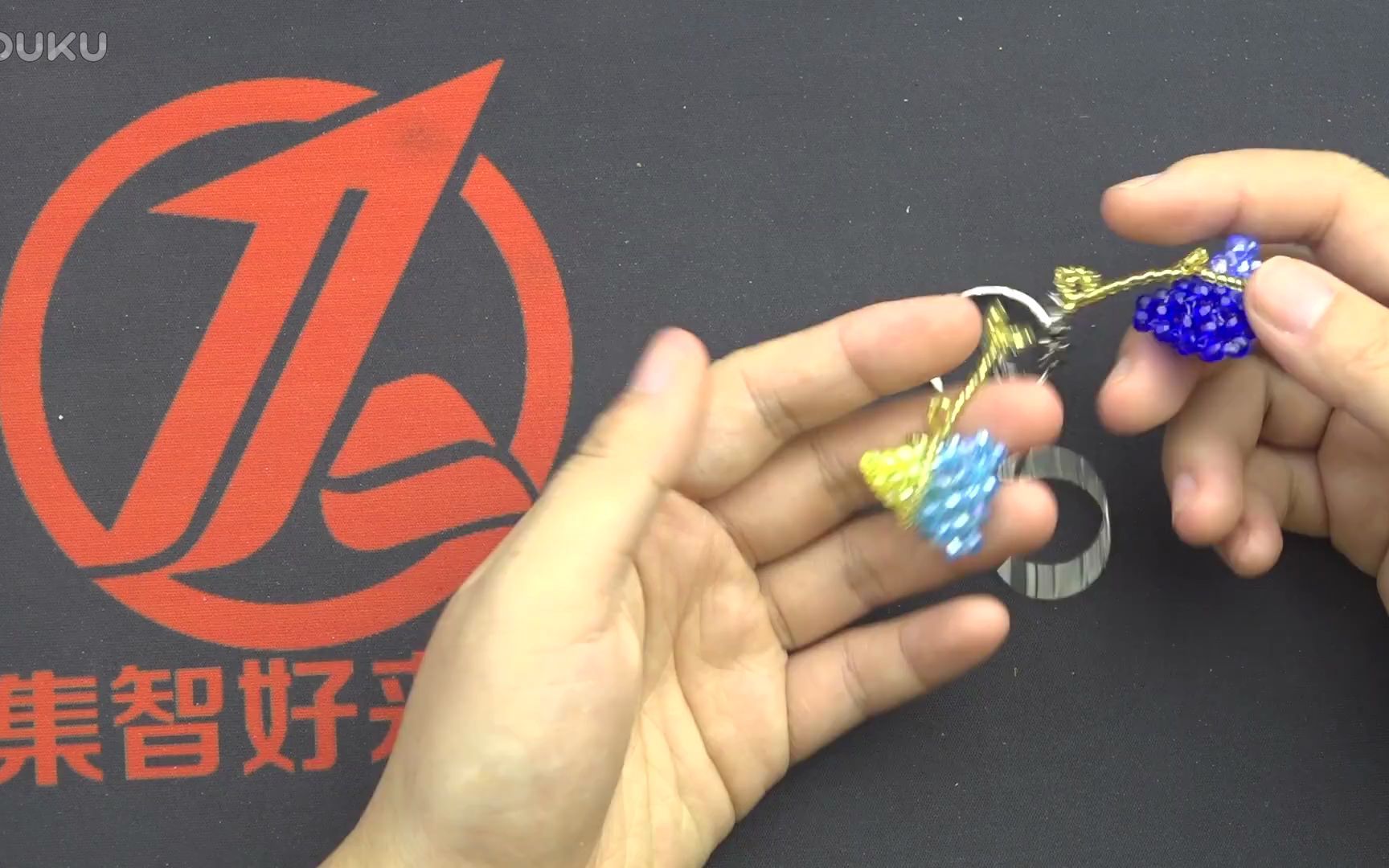 串珠水晶粽子挂件 手工串珠汽车挂件教程 DIY编织教学视频 集智...