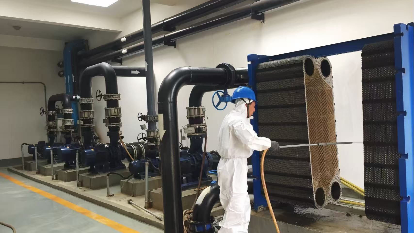 艾可瑞 | 板式换热器清洗的拆装步骤【高压水枪】