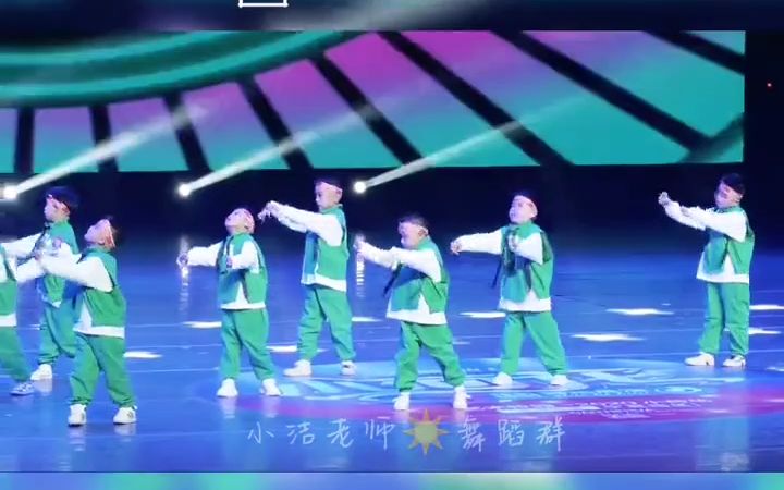 男生街舞《站在草原望北京》舞动青春串烧舞蹈#幼儿舞蹈 #少儿舞蹈 #...