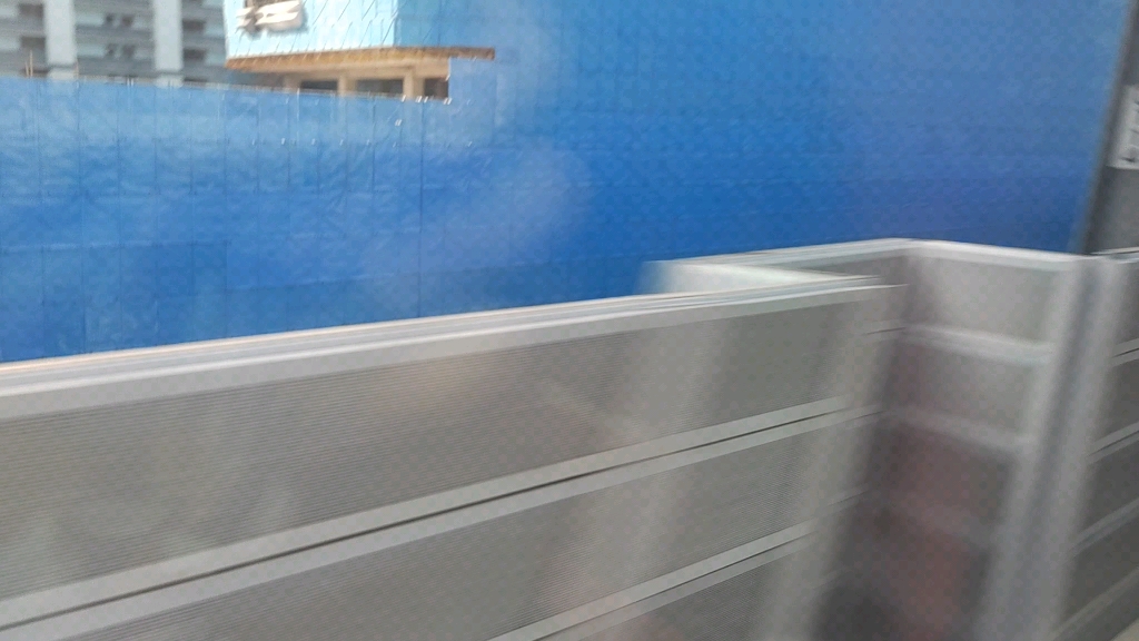 G3230次(上海虹桥站-十堰东站)本务上海动车段CRH380BL3523南京...