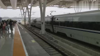 全国少有的和谐号CRH2型电力动车组,这造型真帅啊