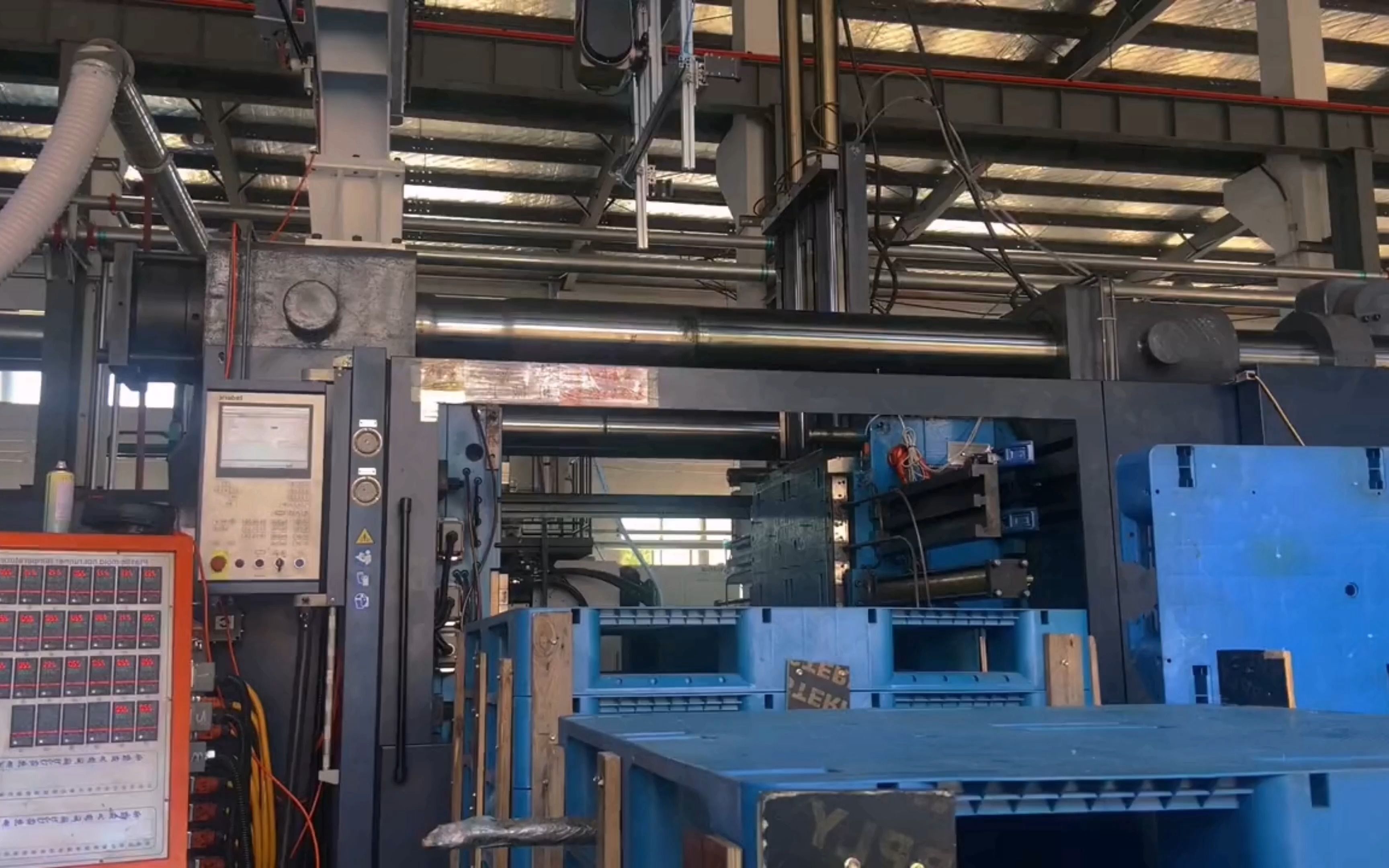 为什么要控制锁模力,锁模力过大有哪些危害