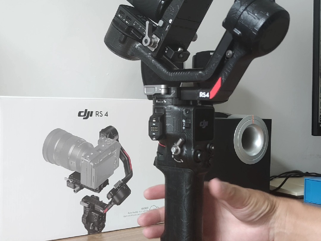 用DJI RS4稳定器挂上BMPCC4K电影机试试效果,看看竖拍模式如何