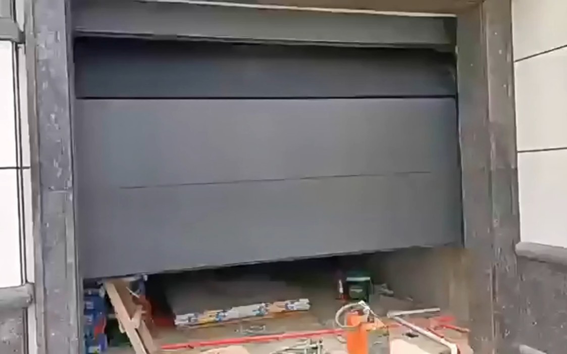 别墅翻板车库门,电动遥控自动门,欧式保温车库防盗提升门,4s店透视门...