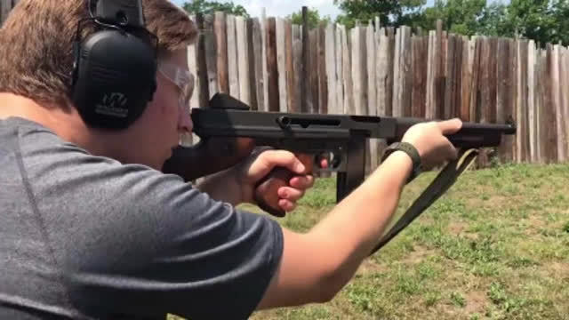 多种枪械武器靶场射击测试,论简单抗造我就服最后的冲锋枪