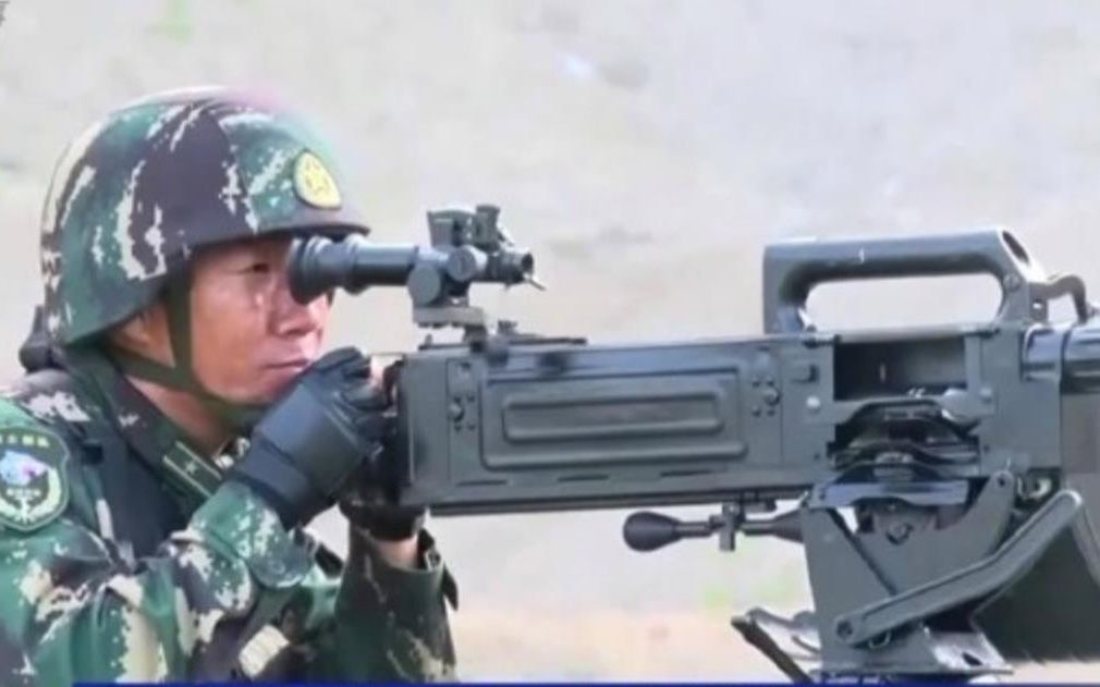 这把狙击枪架起来后谁还敢露头?