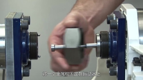 神奇的金属疲劳,将铁棍放在高频振动器上测试,结果说断就断