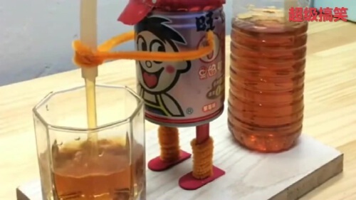 表弟的毕业设计,一个自动倒酒的机器,我觉他可能拿不到毕业证!